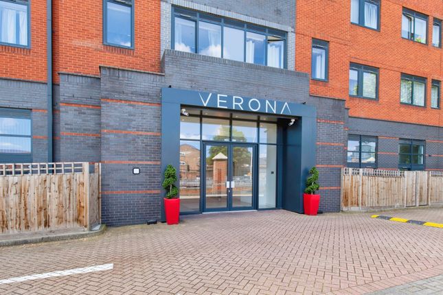 Wellington Street, Slough SL1, 2 bedroom penthouse for sale - 69333750 ...