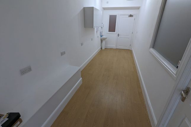 Clyne Common, Swansea SA3, retail premises to let - 68588701 ...