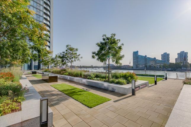 Chelsea Waterfront, Waterfront Drive, London SW10., 4 bedroom flat for ...
