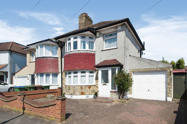 Gipsy Road, Welling, Bexleyheath Borders DA16, 3 bedroom semi-detached ...