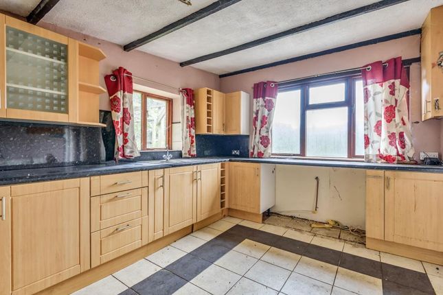 Pontrilas, Herefordshire HR2, 2 bedroom detached bungalow for sale ...