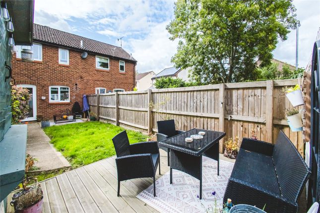 Windflower Road Haydon Wick Swindon Sn25 2 Bedroom Terraced House