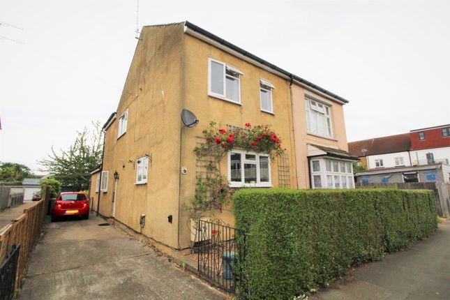 Homes for Sale in High Road, Byfleet, West Byfleet KT14 - Buy Property ...