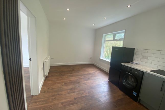 Southmere Drive Bradford West Yorkshire Bd7 3 Bedroom Semi Detached