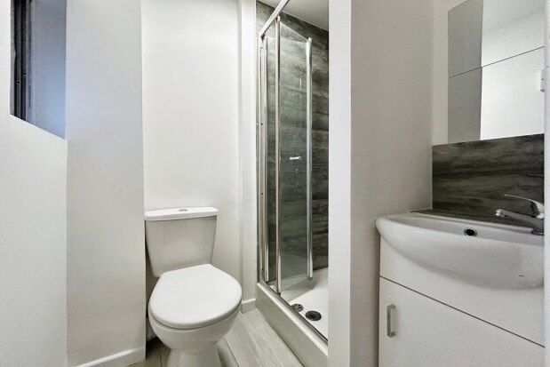 Priors East, Basildon SS14, room to rent - 69116831 | PrimeLocation