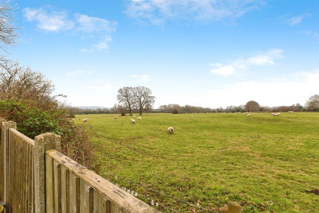 Bishopstone, Aylesbury HP17, 4 bedroom semi-detached house for sale ...