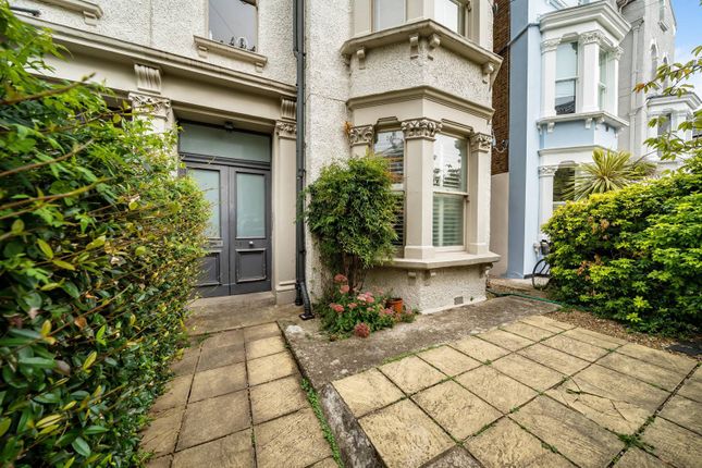 Sisters Avenue, Clapham Common North Side, London SW11, 3 bedroom flat ...