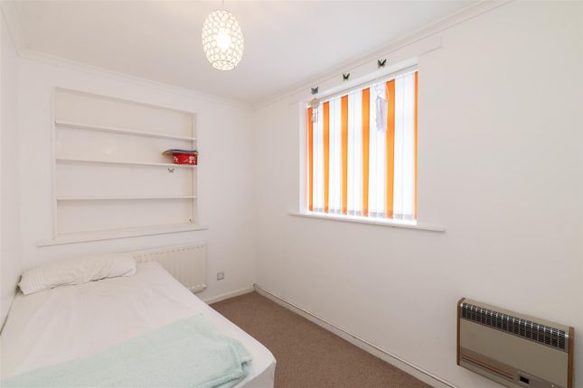 Pinewood Close, Kingston Park, Newcastle Upon Tyne NE3, 3 bedroom semi ...