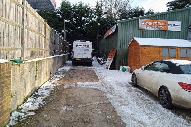 Copthorne Common, Copthorne, Crawley RH10, parking/garage for sale ...