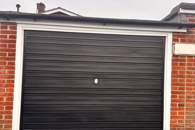 Maypole Drive, Chigwell IG7, 3 bedroom terraced house for sale ...