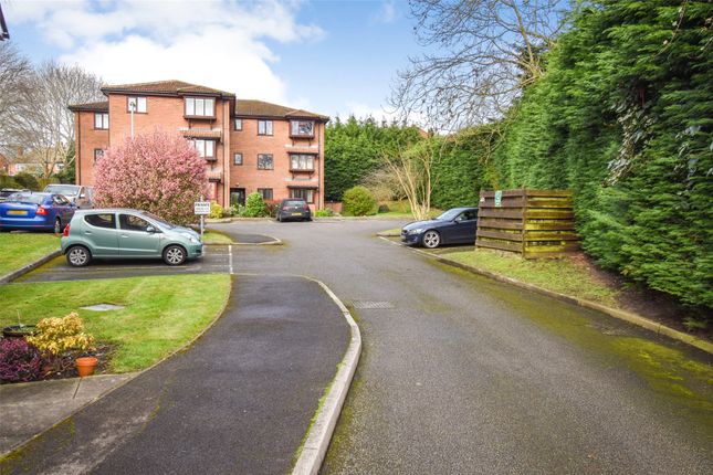 Shanklin Court, Newport Road, Aldershot, Hampshire GU12, 2 bedroom flat ...