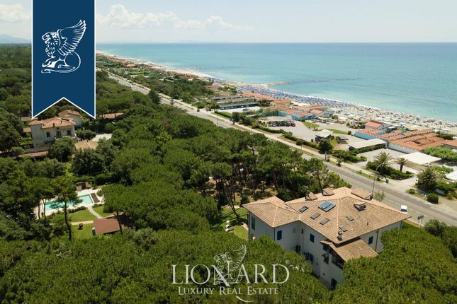 Massa, Massa-Carrara, Toscana, 10 bedroom villa for sale - 66216240 ...