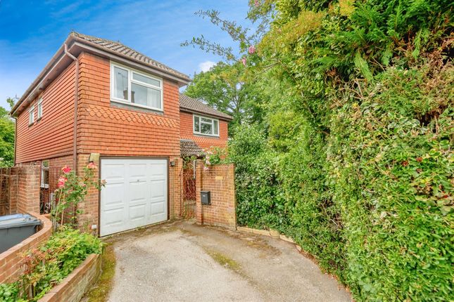 Squires Close, Crawley Down, Crawley RH10, 3 bedroom detached house for ...