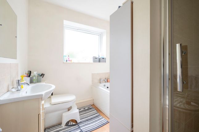Broomfield Court, Weybridge KT13, 2 bedroom maisonette for sale ...