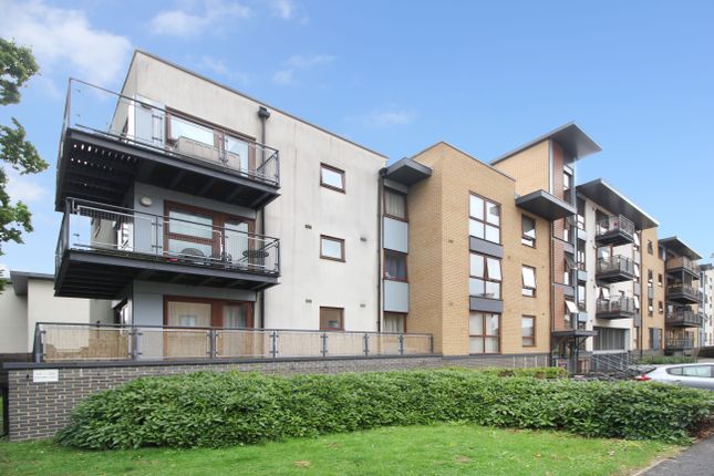 1 bed flat for sale in Commonwealth Drive, Crawley RH10 - Zoopla
