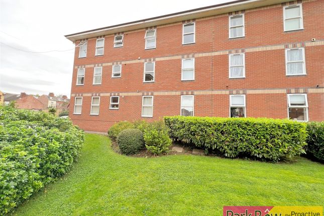 Northgate Lodge, Skinner Lane, Pontefract WF8, 2 bedroom flat for sale ...