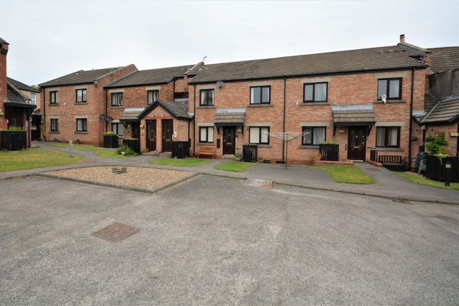 Clayton Court, Bishop Auckland DL14, 2 bedroom flat for sale - 64763362 ...