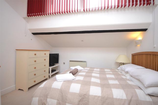 Old Walcot School, Guinea Lane, Bath, Somerset BA1, 2 bedroom flat for ...