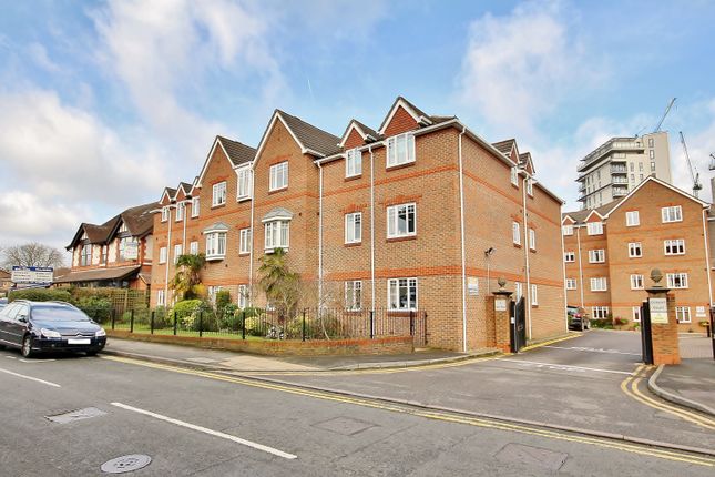 Homes for Sale in York Road, Woking GU22 - Buy Property in York Road ...