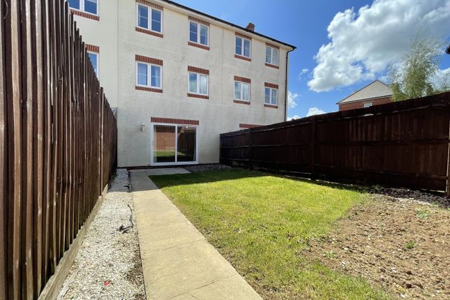 Shears Drive, Archers Gate, Amesbury SP4, 4 bedroom town house to rent ...