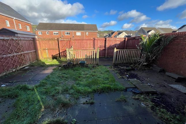Heol Gruffydd, Rhydyfelin, Pontypridd CF37, 3 bedroom semi-detached ...