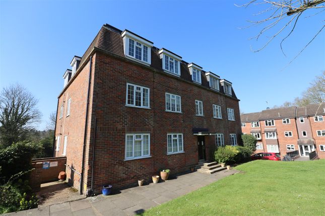 Craigmount, Radlett WD7, 2 bedroom flat for sale - 70080344 | PrimeLocation