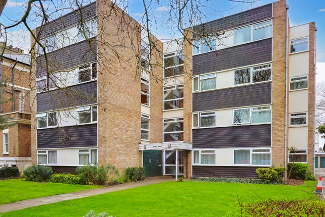 The Avenue, Berrylands, Surbiton KT5, 2 bedroom flat for sale ...