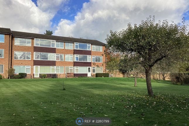 Wray Common Road, Reigate RH2, 2 bedroom flat to rent - 68823794 ...