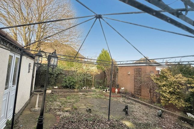 Heathview Close, Widnes WA8, 4 bedroom semi-detached bungalow for sale ...