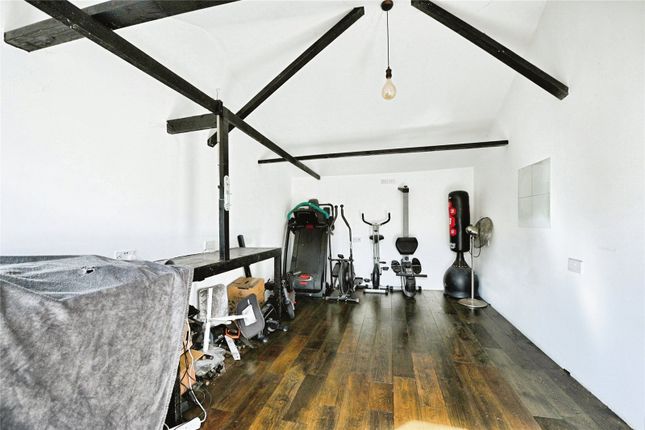 Chase Cross Road, Romford RM5, 4 bedroom bungalow for sale - 69797878 ...