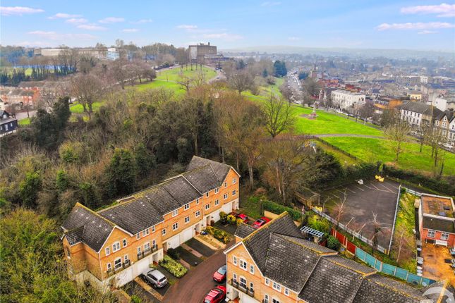 Chartwell Court, New Cut, Chatham, Kent ME4, 3 bedroom end terrace ...