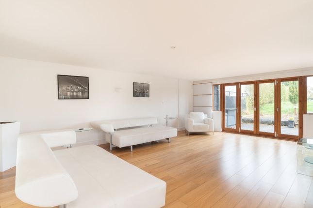 Starkey Castle Farm, Wouldham Road, Rochester, Kent ME1, 5 bedroom barn ...