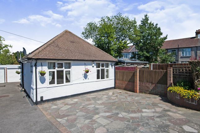 Worcester Park bungalows for sale | Buy houses in Worcester Park | PrimeLocation