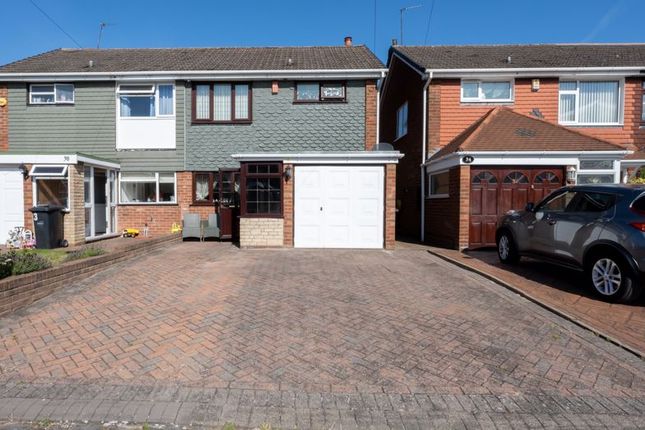 Elmhurst Drive Kingswinford Dy6 3 Bedroom Semi Detached House For