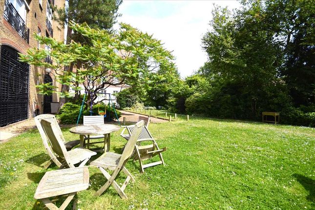 Devonhurst Place, Heathfield Terrace, London W4, 1 bedroom flat for ...