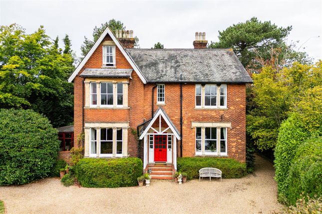 Houses for Sale in Reigate - Reigate Houses to Buy - Primelocation
