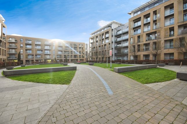 Cunard Square, Chelmsford CM1, 2 bedroom flat for sale - 69066725 ...