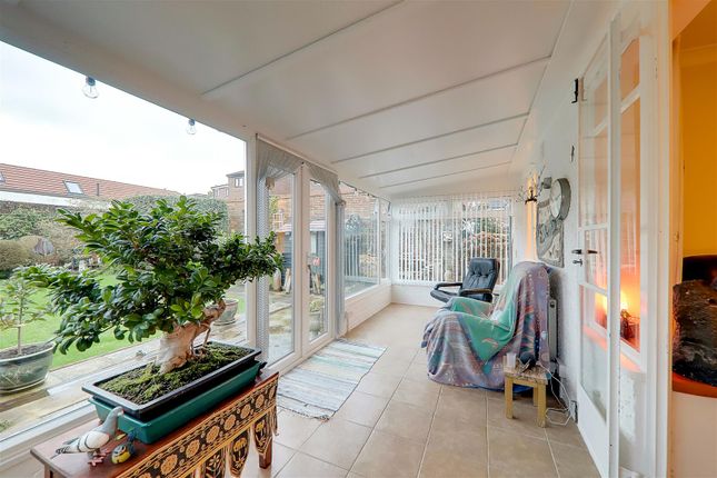 Brookdean Road, Worthing BN11, 2 bedroom semi-detached bungalow for ...