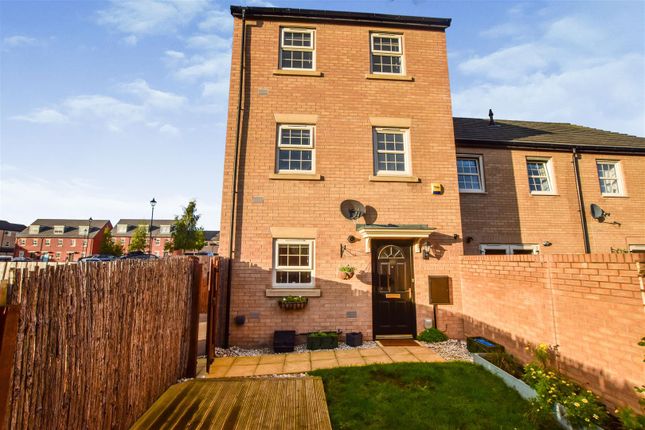 Boothferry Park Halt, Hull HU4, 2 bedroom terraced house for sale ...