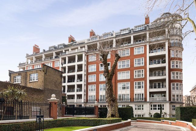 3 bed flat to rent in Palace Green, Kensington W8 - 43090250 - Zoopla