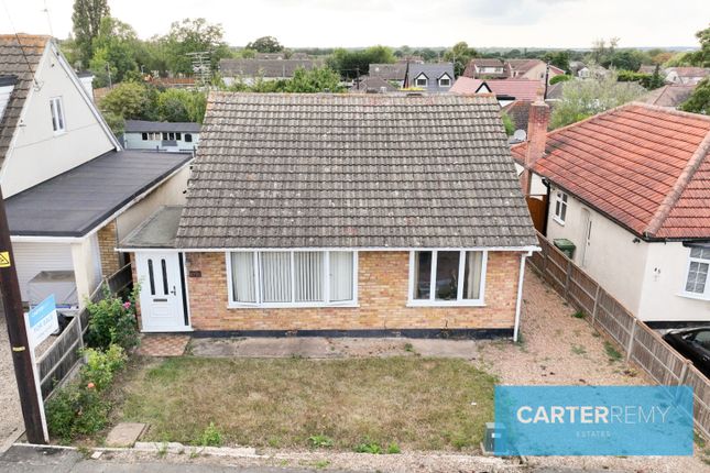 Highlands Road, Bowers Gifford, Basildon SS13, 2 bedroom bungalow for ...
