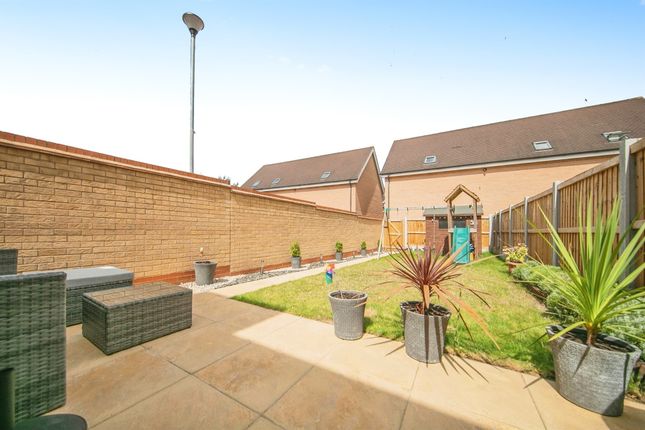 Roberts Road, Colchester CO2, 3 bedroom end terrace house for sale ...