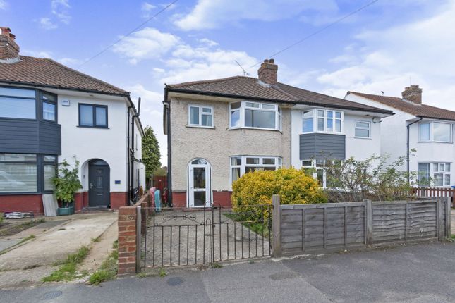 Boxalls Lane Aldershot Gu11 3 Bedroom Semi Detached House For Sale