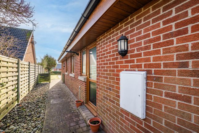 Nethermoor Road, New Tupton, Chesterfield S42, 5 bedroom detached ...