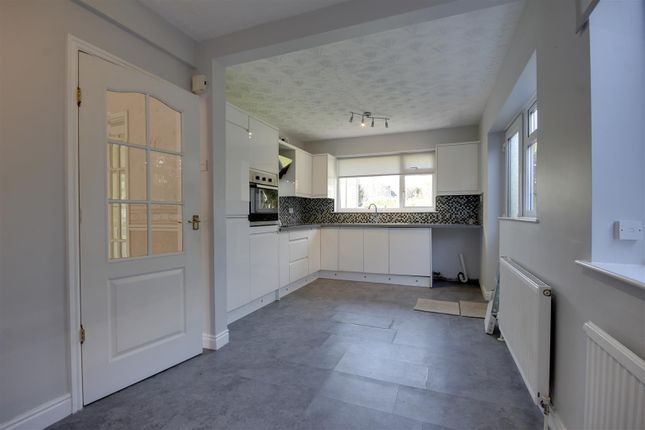 Castle Rise, South Cave, Brough HU15, 3 bedroom detached bungalow for ...