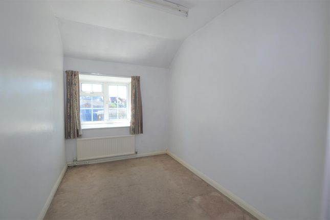 Nelson Road Whitton Twickenham Tw2 3 Bedroom Terraced House For Sale