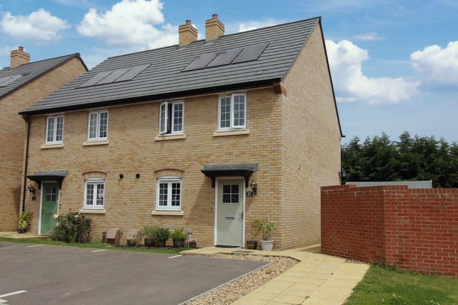 Hare Meadow Great Barford Bedford Mk44 3 Bedroom Semi Detached House
