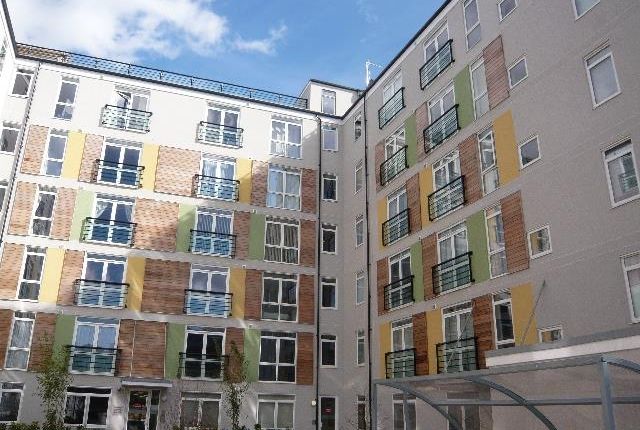 Maxwell Road, Borehamwood WD6, 2 bedroom flat for sale - 45586402 ...