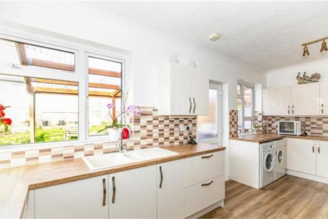 Brook Street, Raunds, Wellingborough, Northamptonshire NN9, 3 bedroom ...