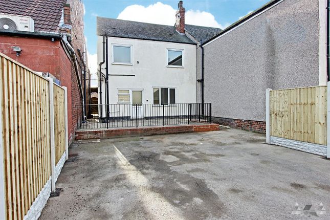 3 bed end terrace house to rent in Heath Road, Holmewood, Chesterfield ...